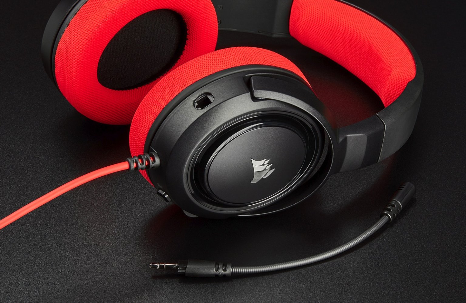 5 Advantages of Using Red Gaming Headsets in 2021 | FindHeadsets